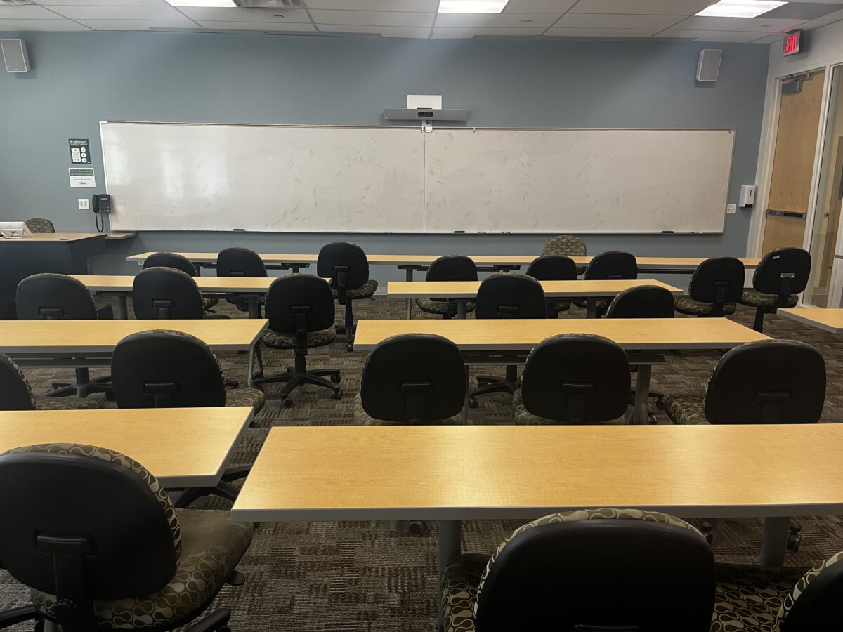 Exploratory Hall L111 - Stearns Center for Teaching and Learning