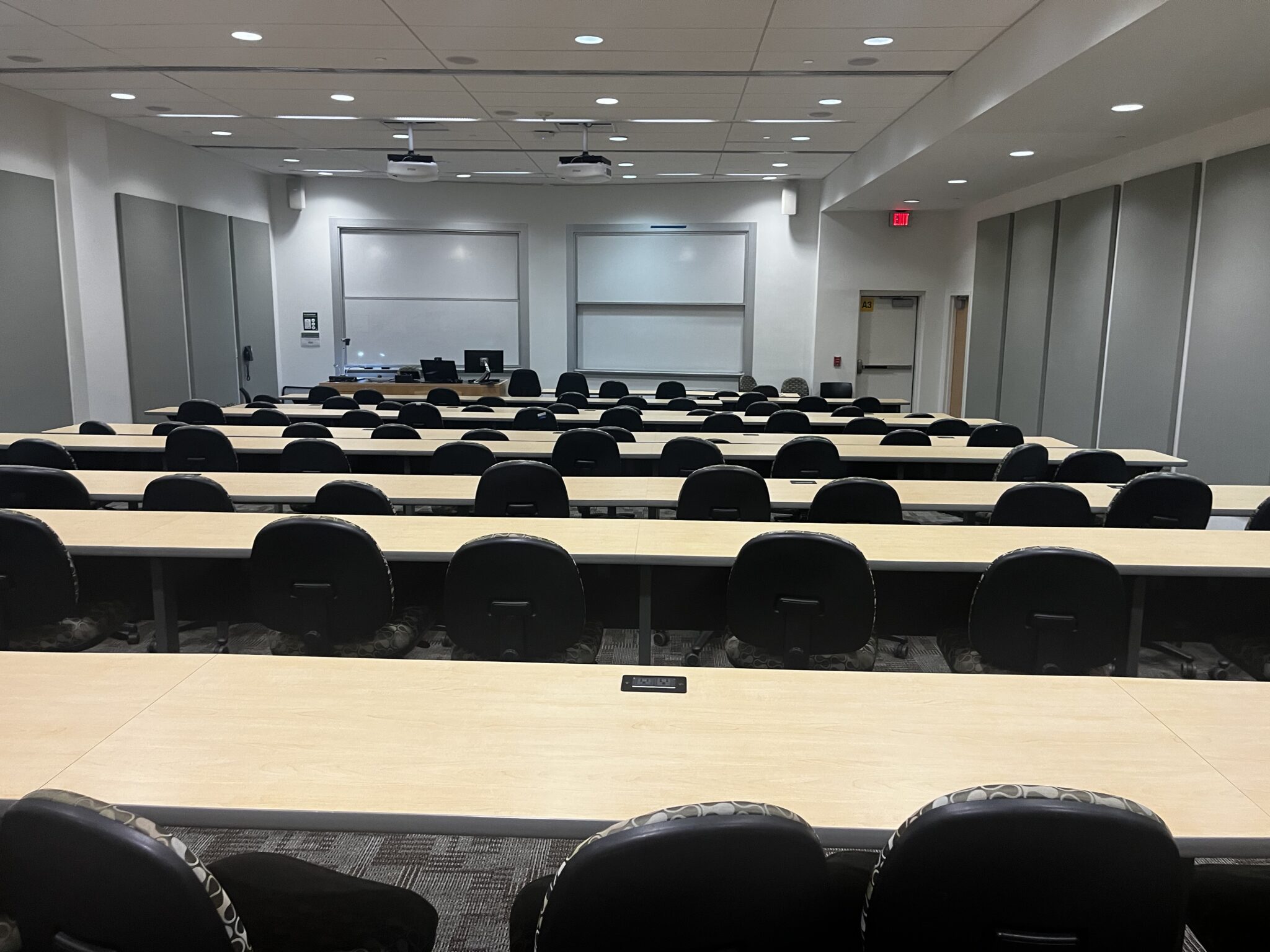 Exploratory Hall L003 - Stearns Center for Teaching and Learning